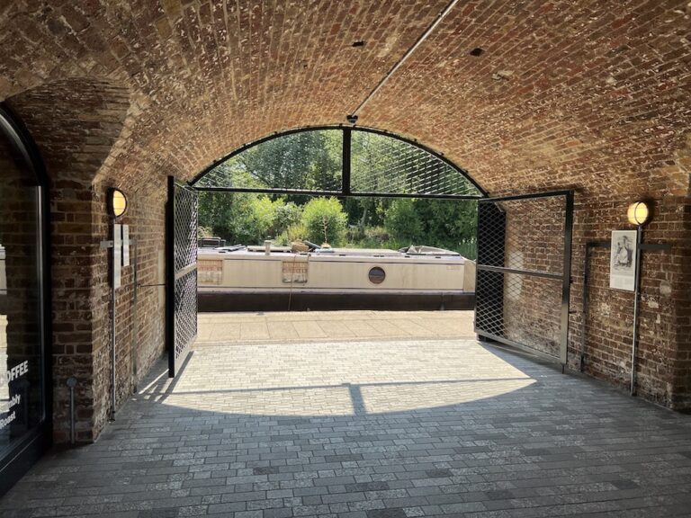 【夏の散歩におすすめ】Granary Square(グラナリー・スクウェア)の見どころを紹介【Kings Cross/St Pancras駅 ...