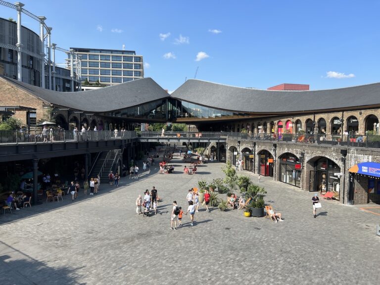 【夏の散歩におすすめ】Granary Square(グラナリー・スクウェア)の見どころを紹介【Kings Cross/St Pancras駅 ...